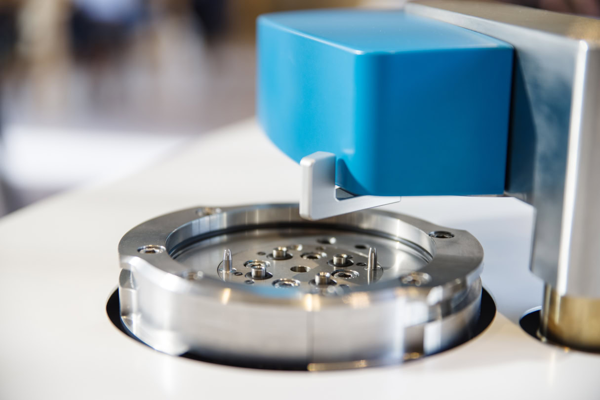 Bifunctional catalysts for syngas conversion into light olefins using ...